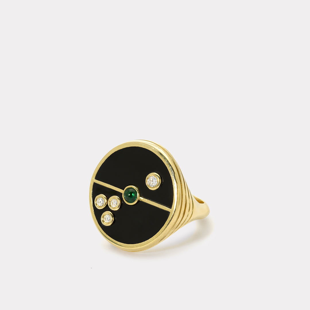 Compass Ring with Black Onyx and Emerald – Retrouvai